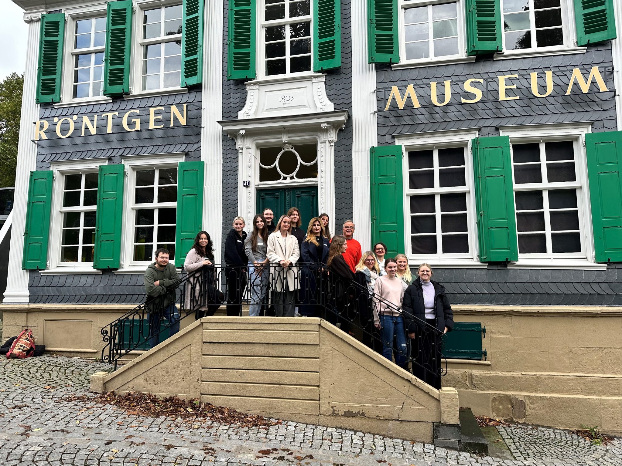 Ausflug von MFA-und IT-Auszubildenden des RVZ zum Röntgenmuseum - RVZ